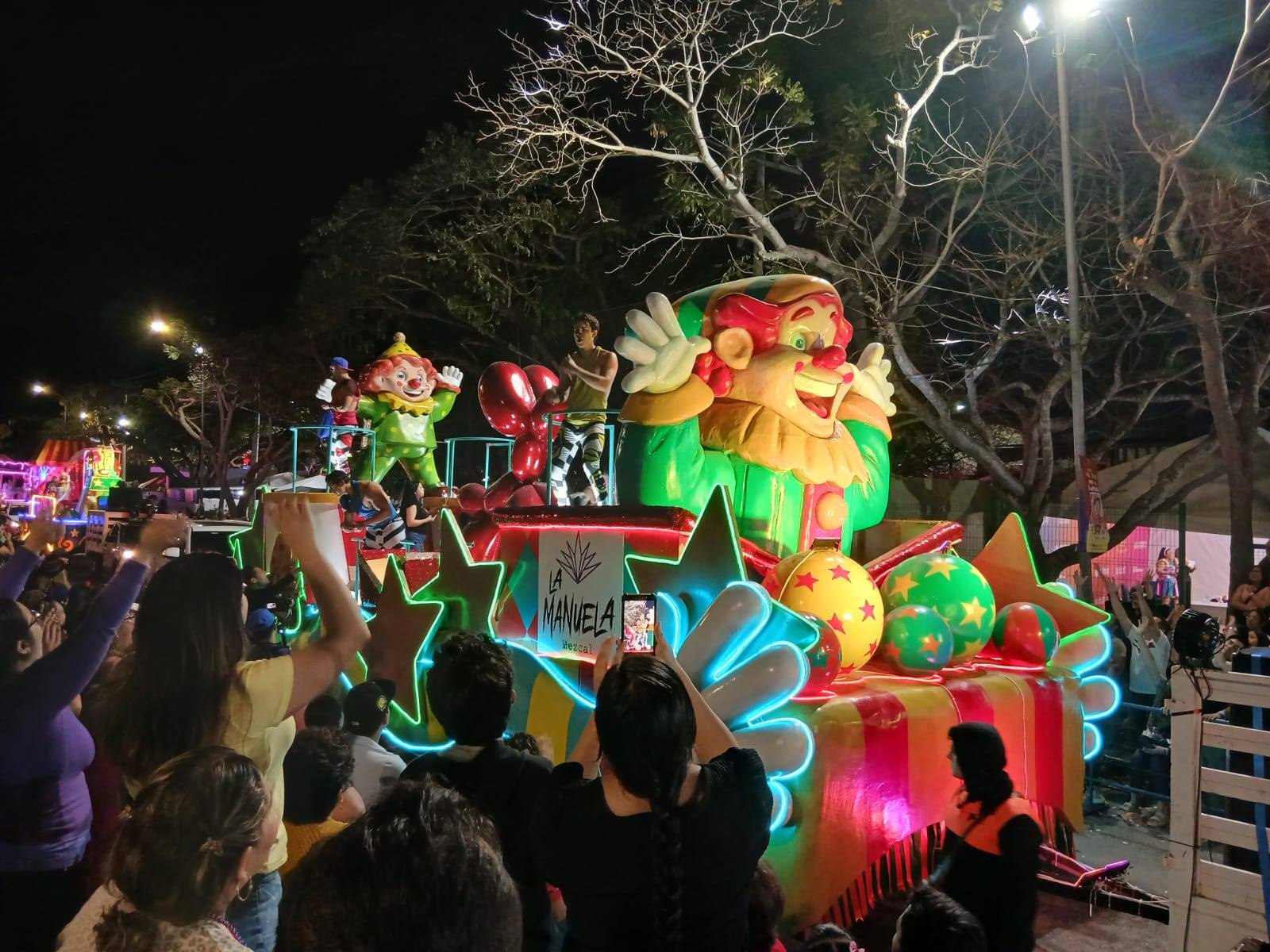 INICIA EL CARNAVAL DE MÉRIDA 2026 CON MULTITUDINARIO Y DESLUMBRANTE ...